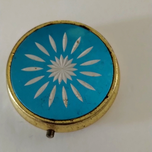 Vintage | Accessories | Vintage Round Pill Box | Poshmark